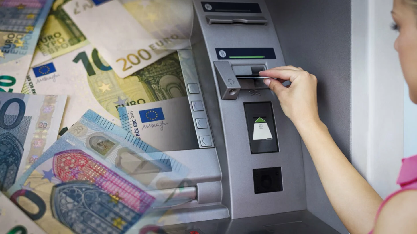 Retirer du cash devient un casse-tête en 2025 : ce que les banques ...